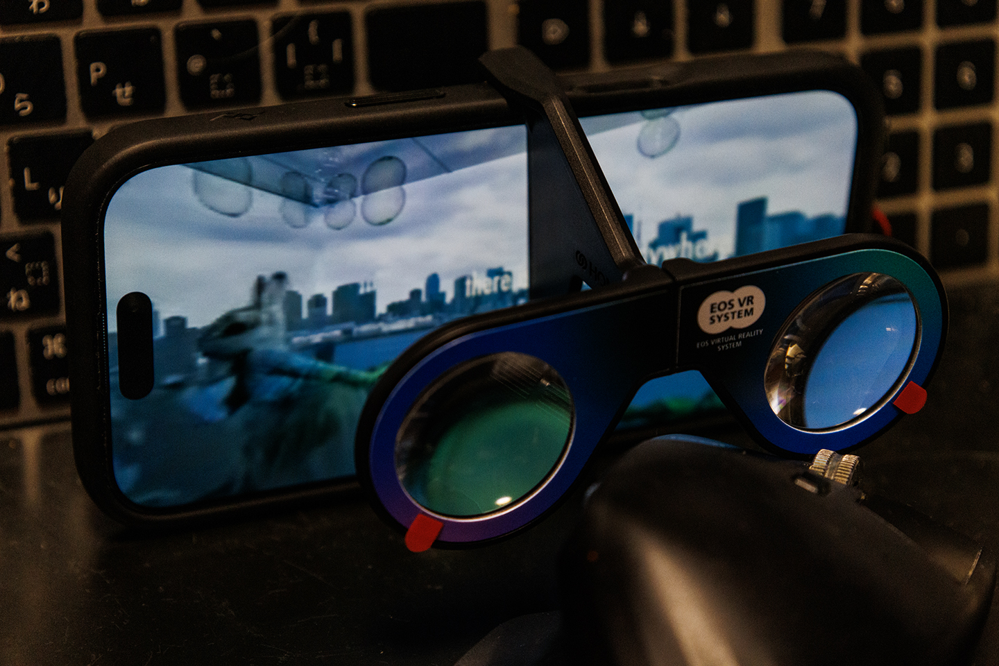 EOS VR レンズ3兄弟 空間ビデオにも注力するキヤノン：Inter BEE 2024 – mono-logue