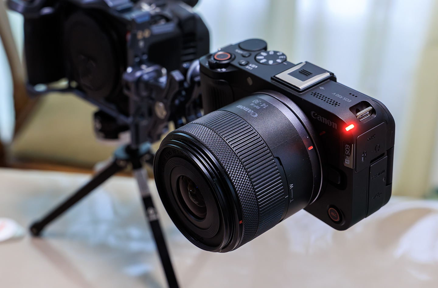 EOS R50 V : パワーズームまわり – mono-logue