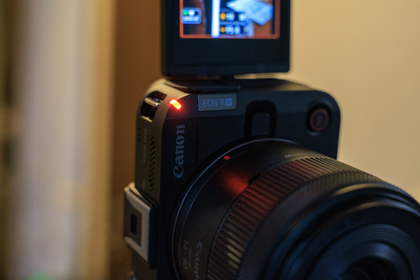 EOS R50 V : パワーズームまわり – mono-logue