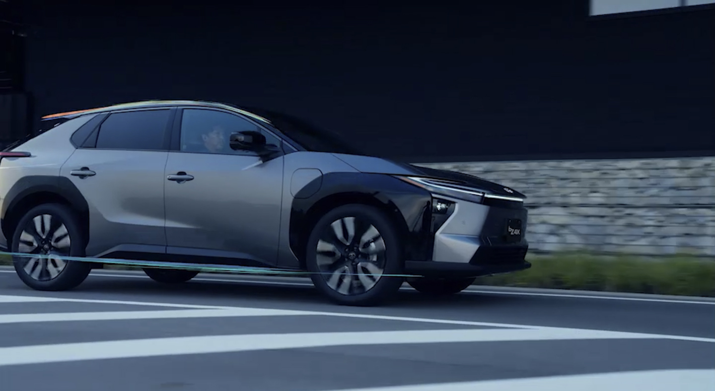 トヨタ bZ4X デザインチェンジ。SUBARU ソルテラはどうなる？ – mono-logue